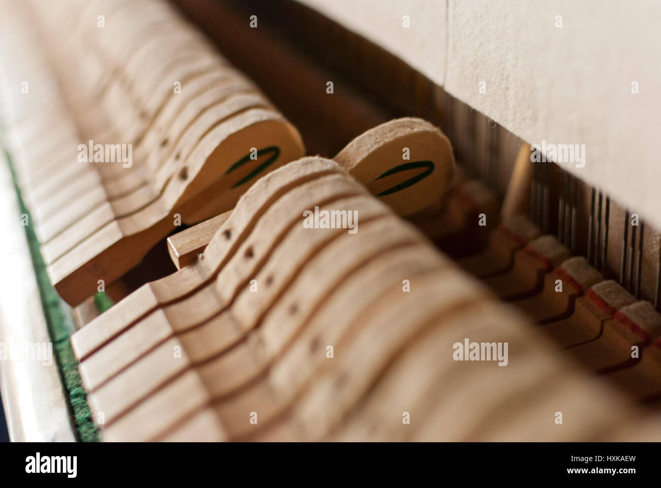 Piano string instrument hammer -Fotos und -Bildmaterial in hoher ...