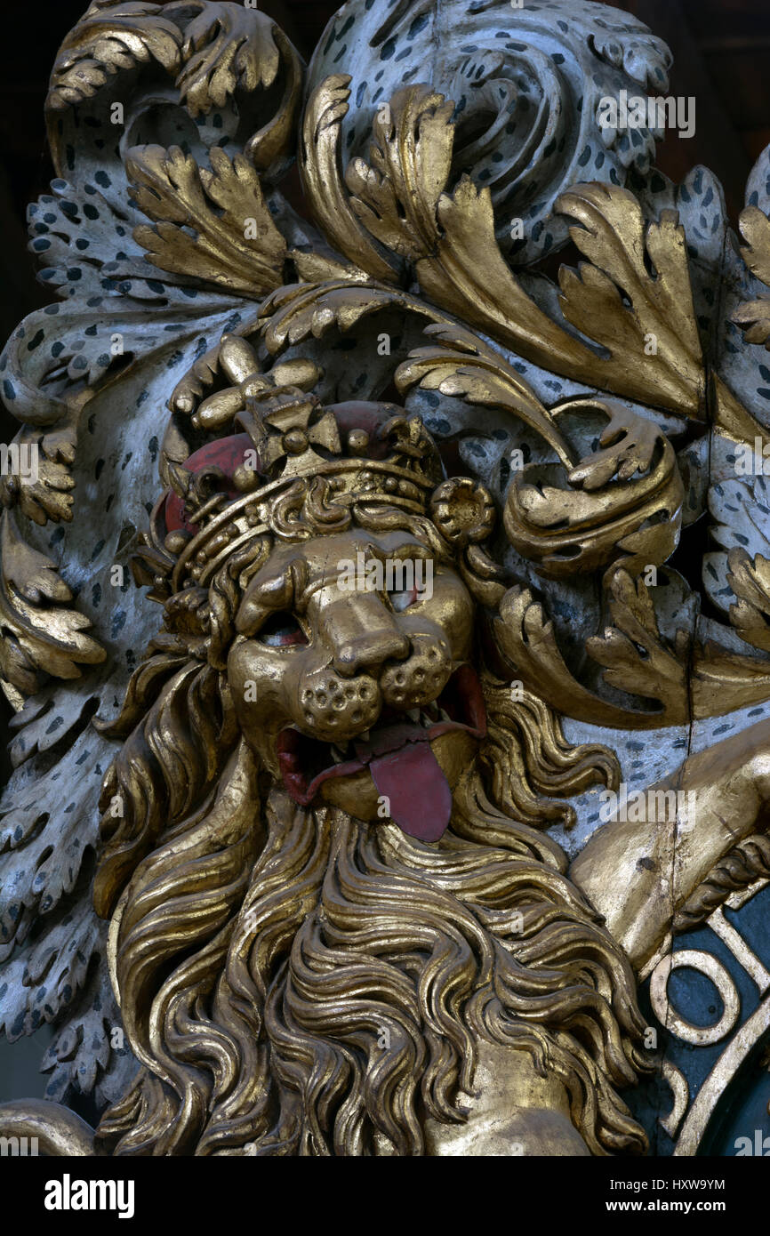 Lion crest of arms -Fotos und -Bildmaterial in hoher Auflösung – Alamy