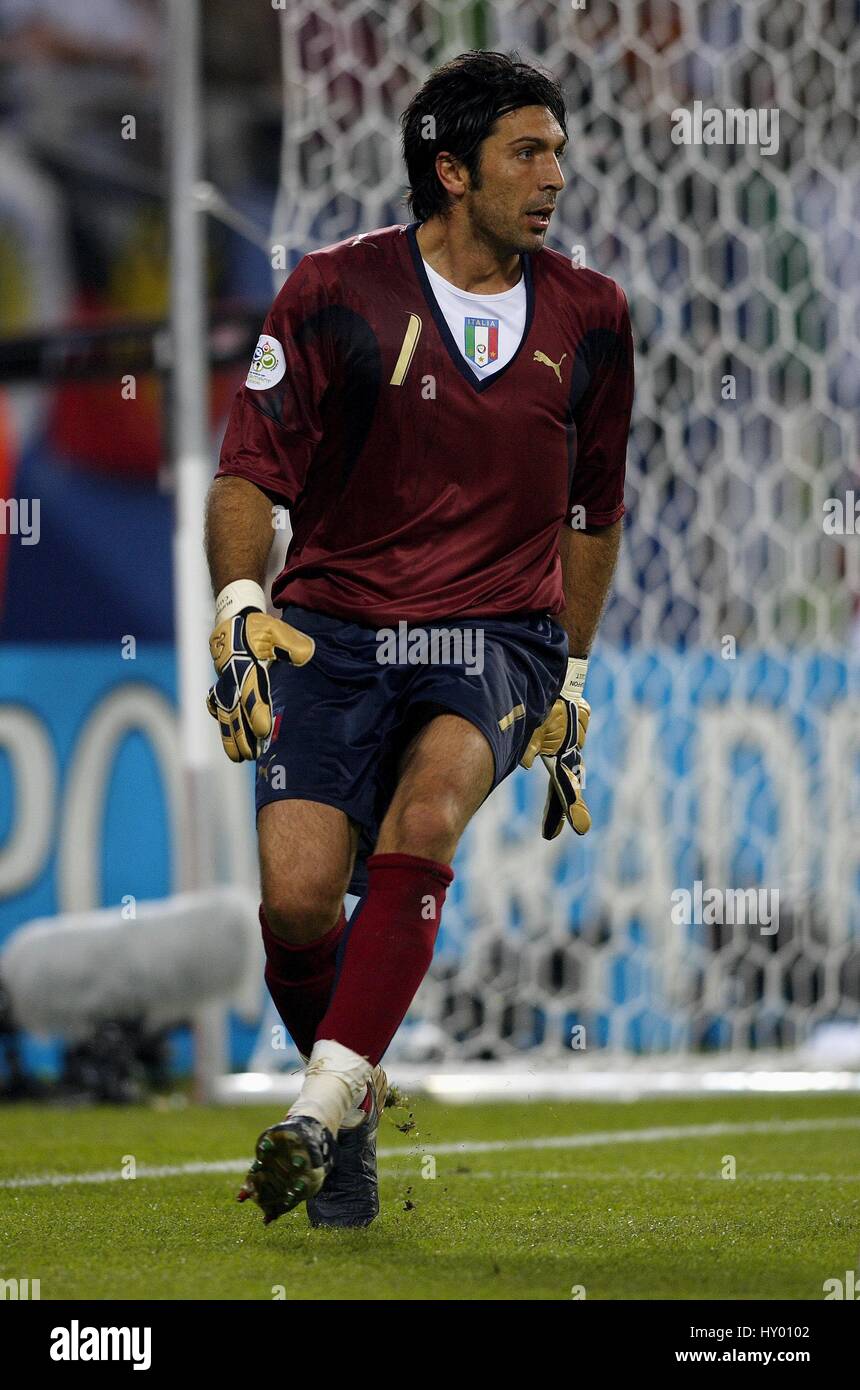 Gianluigi buffon italy juventus world -Fotos und -Bildmaterial in hoher ...