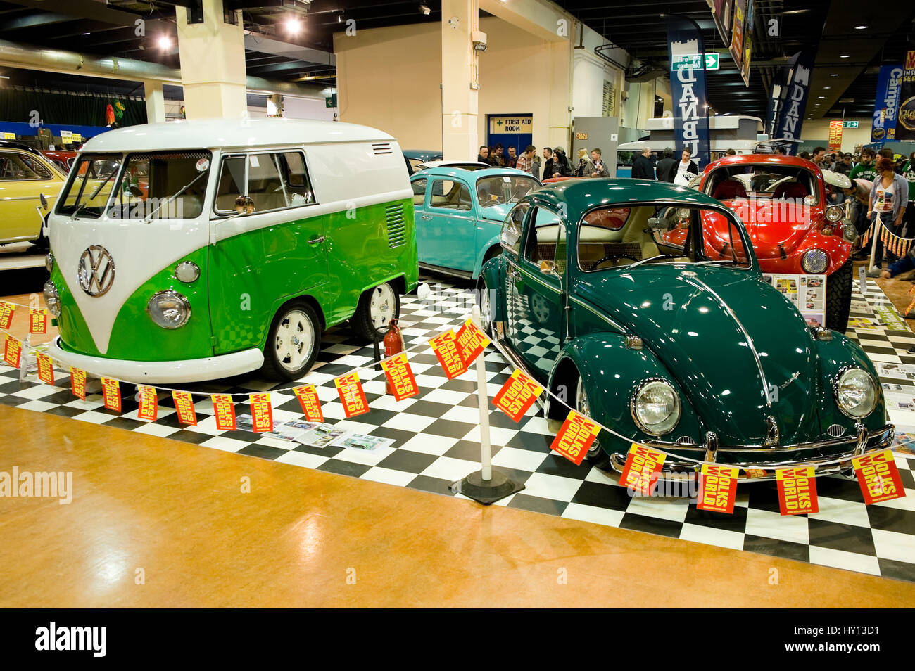 Sandown Park, UK - 26. März 2011: Custom built Volkswagen Fahrzeuge auf ...