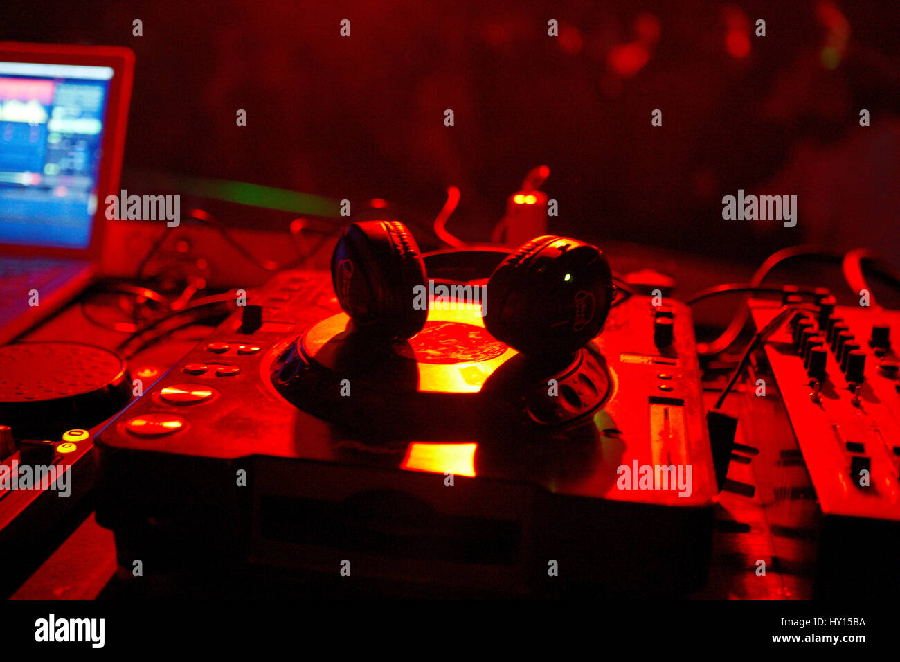 Stiller disco cardiff -Fotos und -Bildmaterial in hoher Auflösung – Alamy