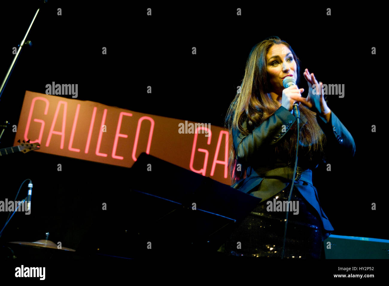 Celia Flores, Tochter von Marisol, präsentiert ihr neuen Album De ...