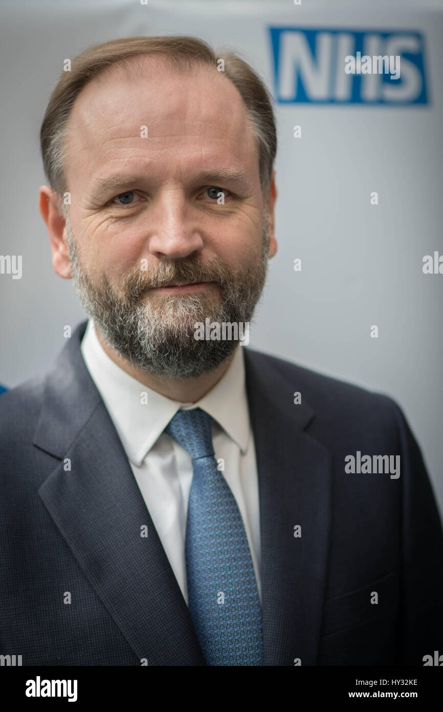 NHS England Geschäftsführer Simon Stevens beim Start der nächsten ...