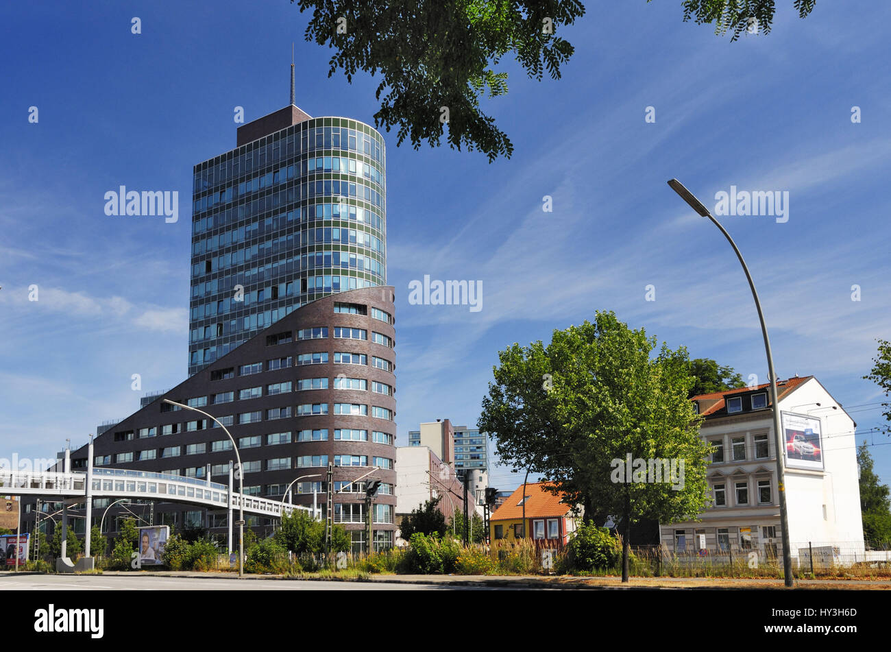 Channel tower -Fotos und -Bildmaterial in hoher Auflösung – Alamy