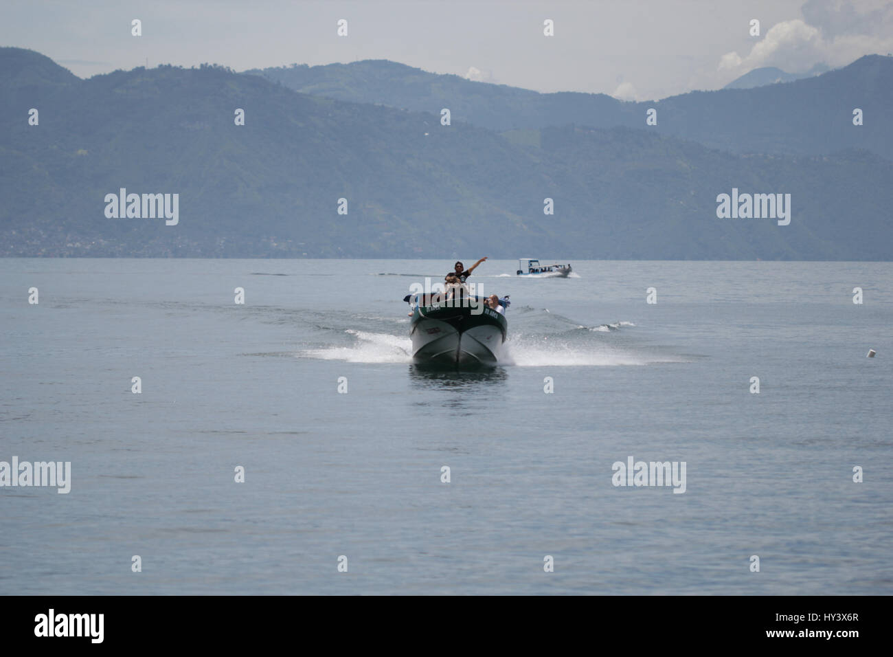 Menschen auf tauchboot -Fotos und -Bildmaterial in hoher Auflösung – Alamy