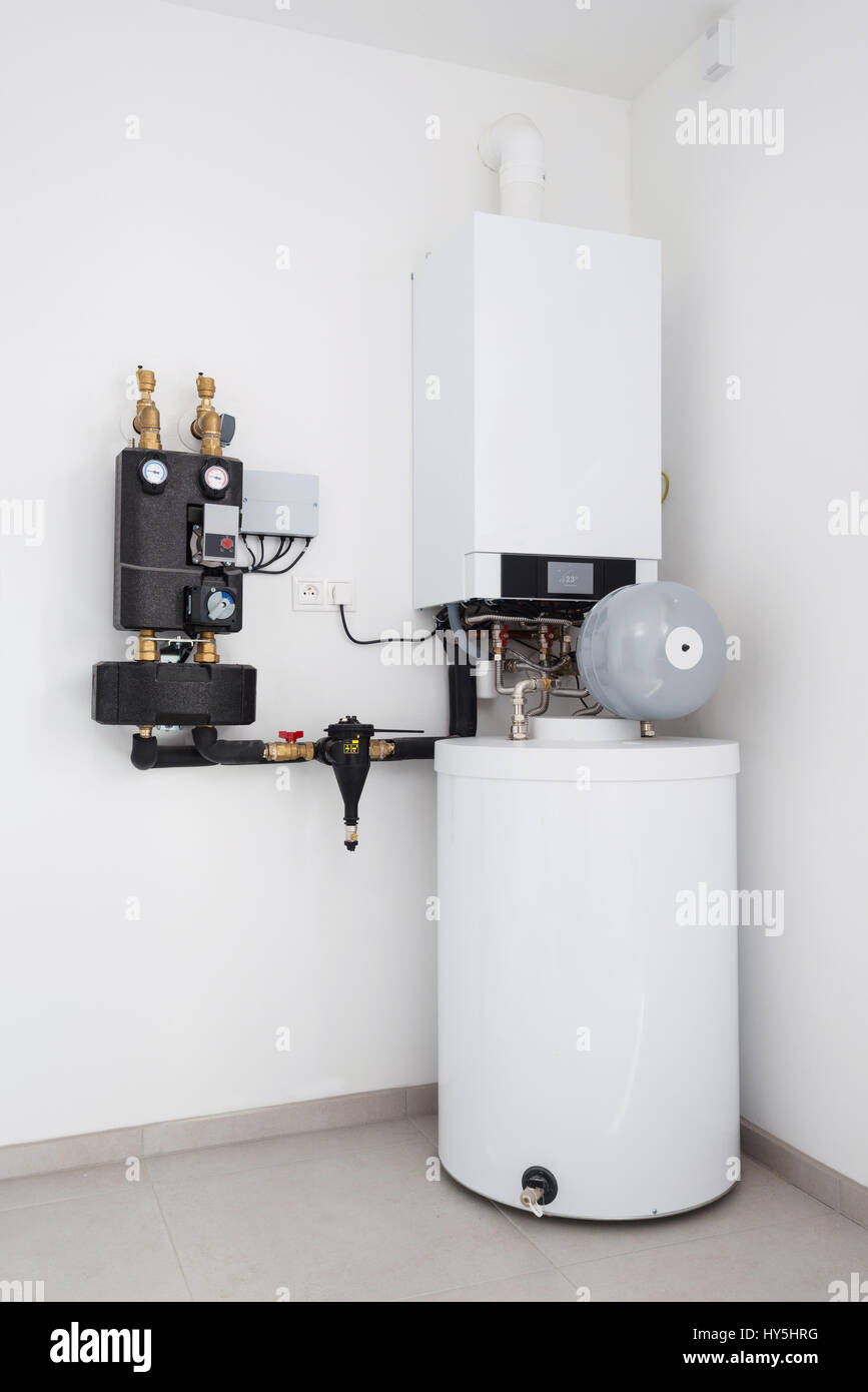 Central heating water tank -Fotos und -Bildmaterial in hoher Auflösung ...