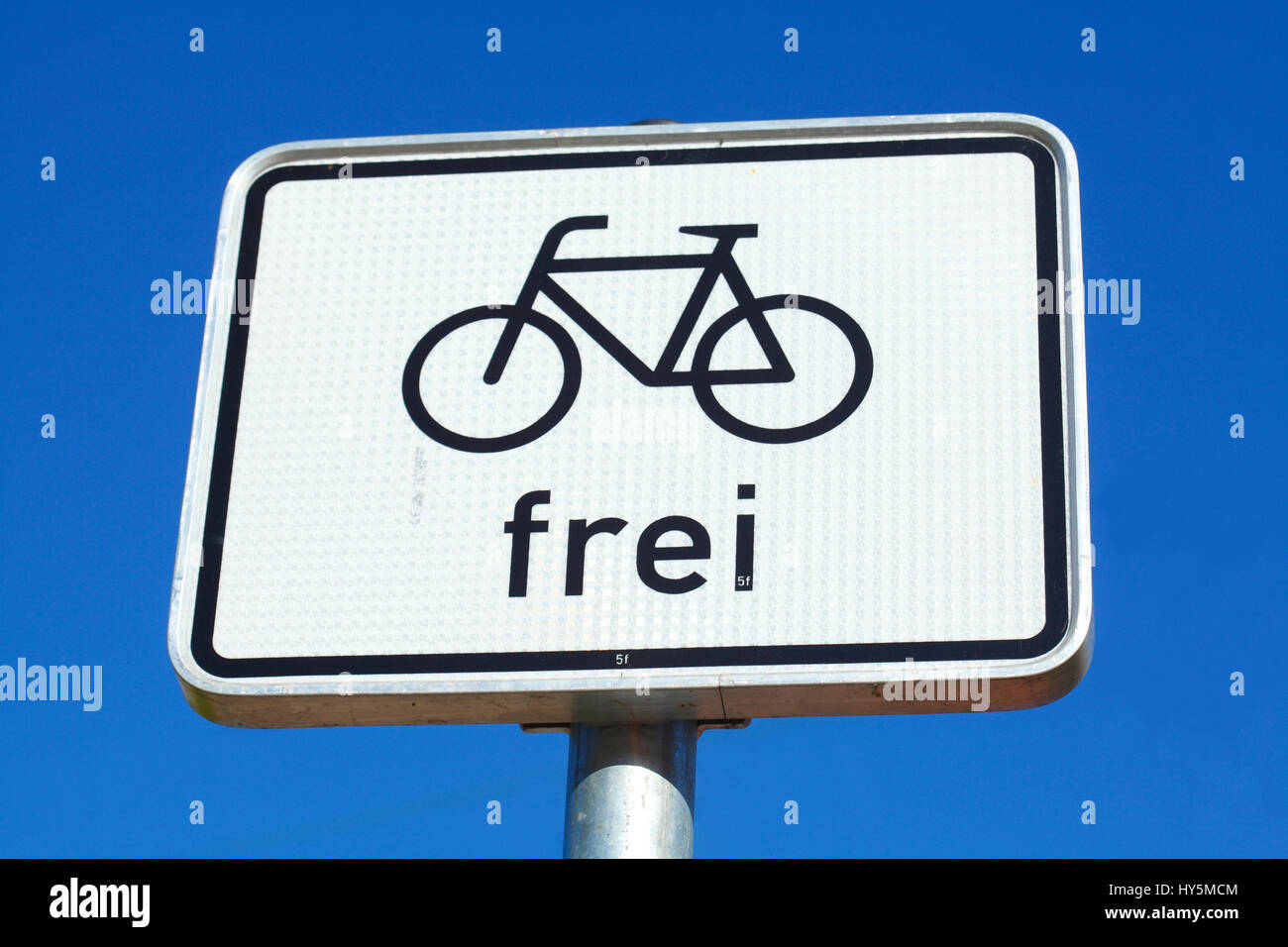 Verkehrszeichen, die Fahrrad fahren darf Stockfotografie - Alamy