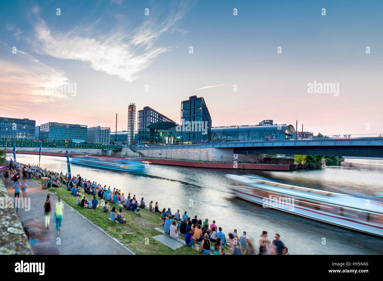 Strandbar hauptstadt strand -Fotos und -Bildmaterial in hoher Auflösung ...