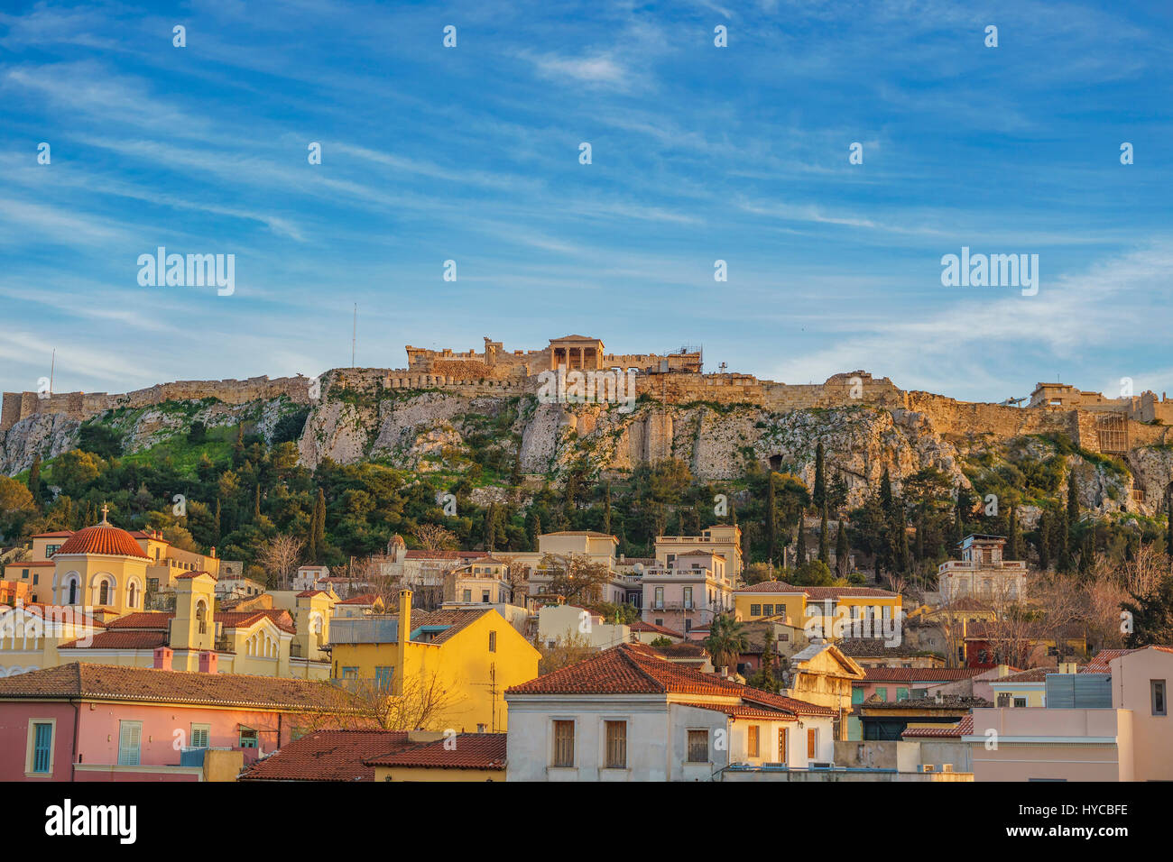 Panorama HDR Blick auf Akropolis und Plaka Viertel in der Altstadt von ...