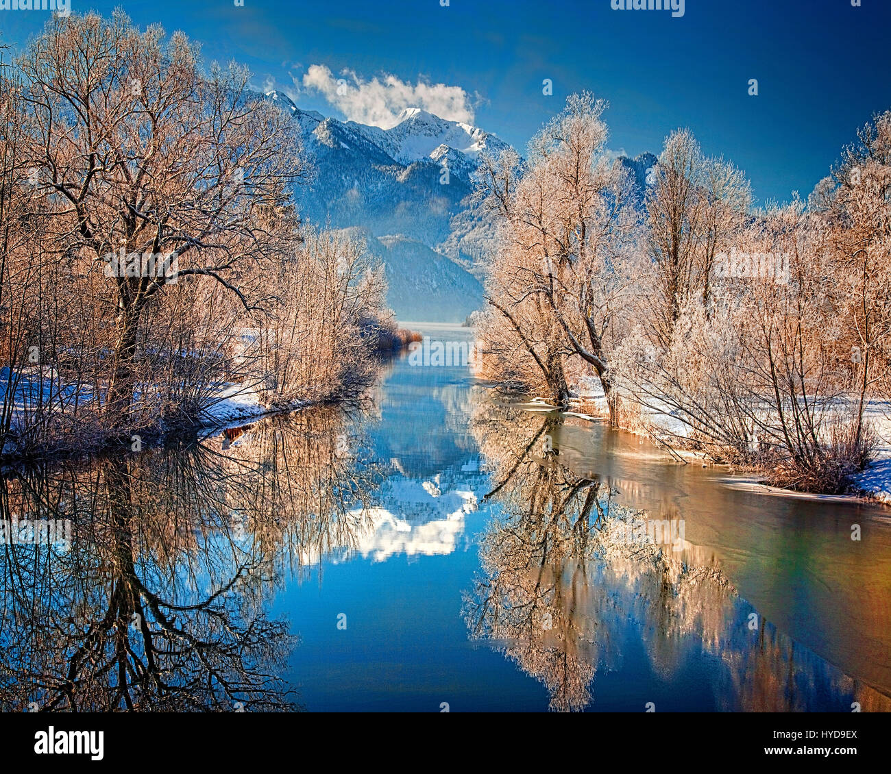 Lake kochel in winter alpine -Fotos und -Bildmaterial in hoher Auflösung – Alamy