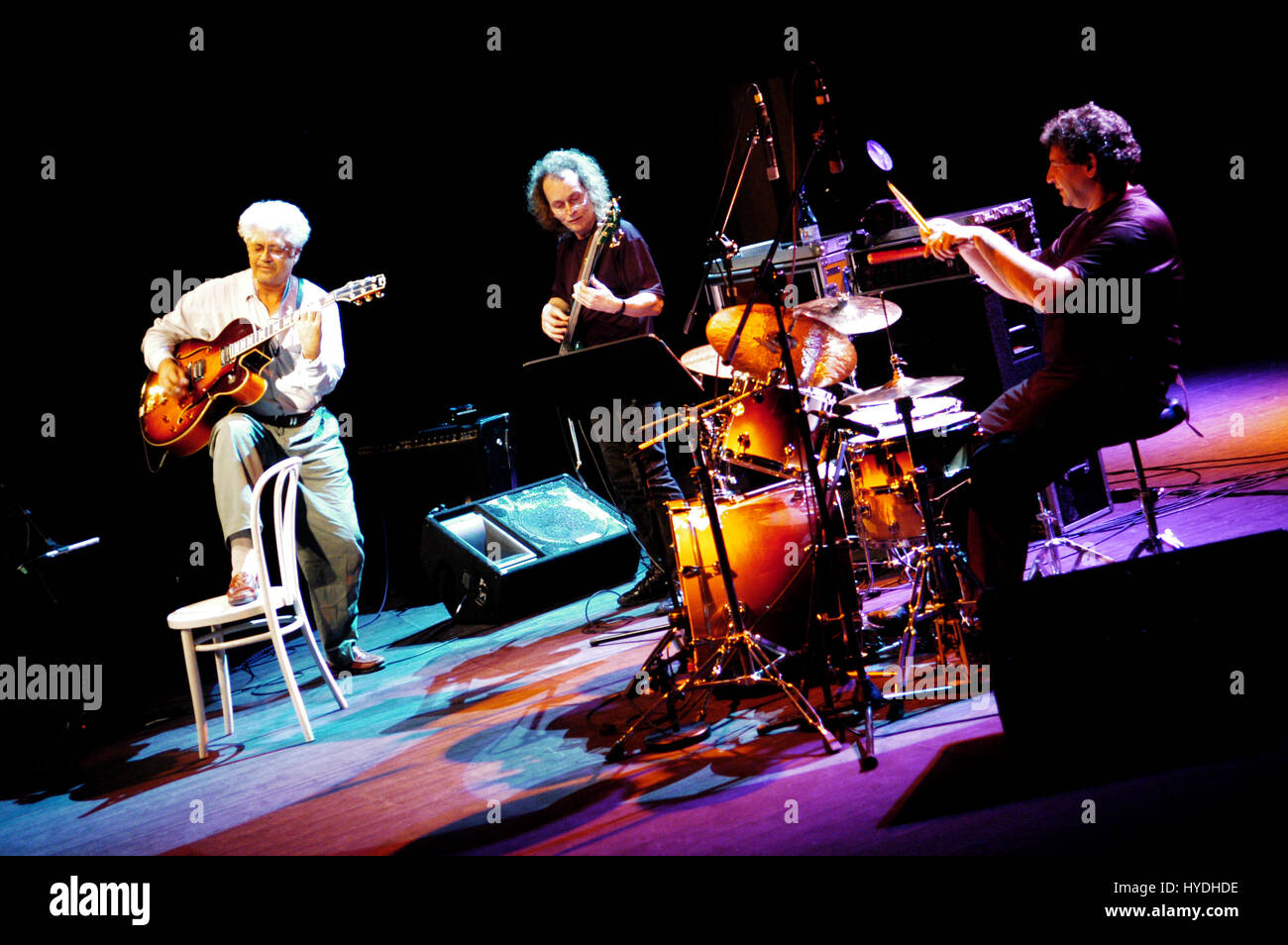 2017 is an american jazz guitar player -Fotos und -Bildmaterial in ...