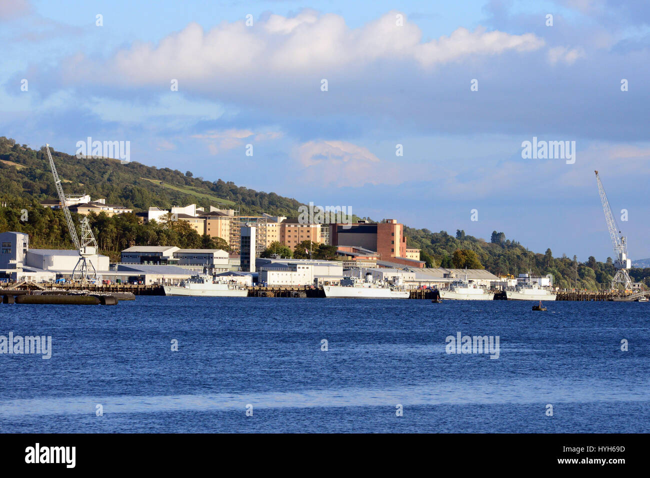 Kriegsschiffe bei HM Naval Base Clyde in Faslane auf dem Zielschiff ...