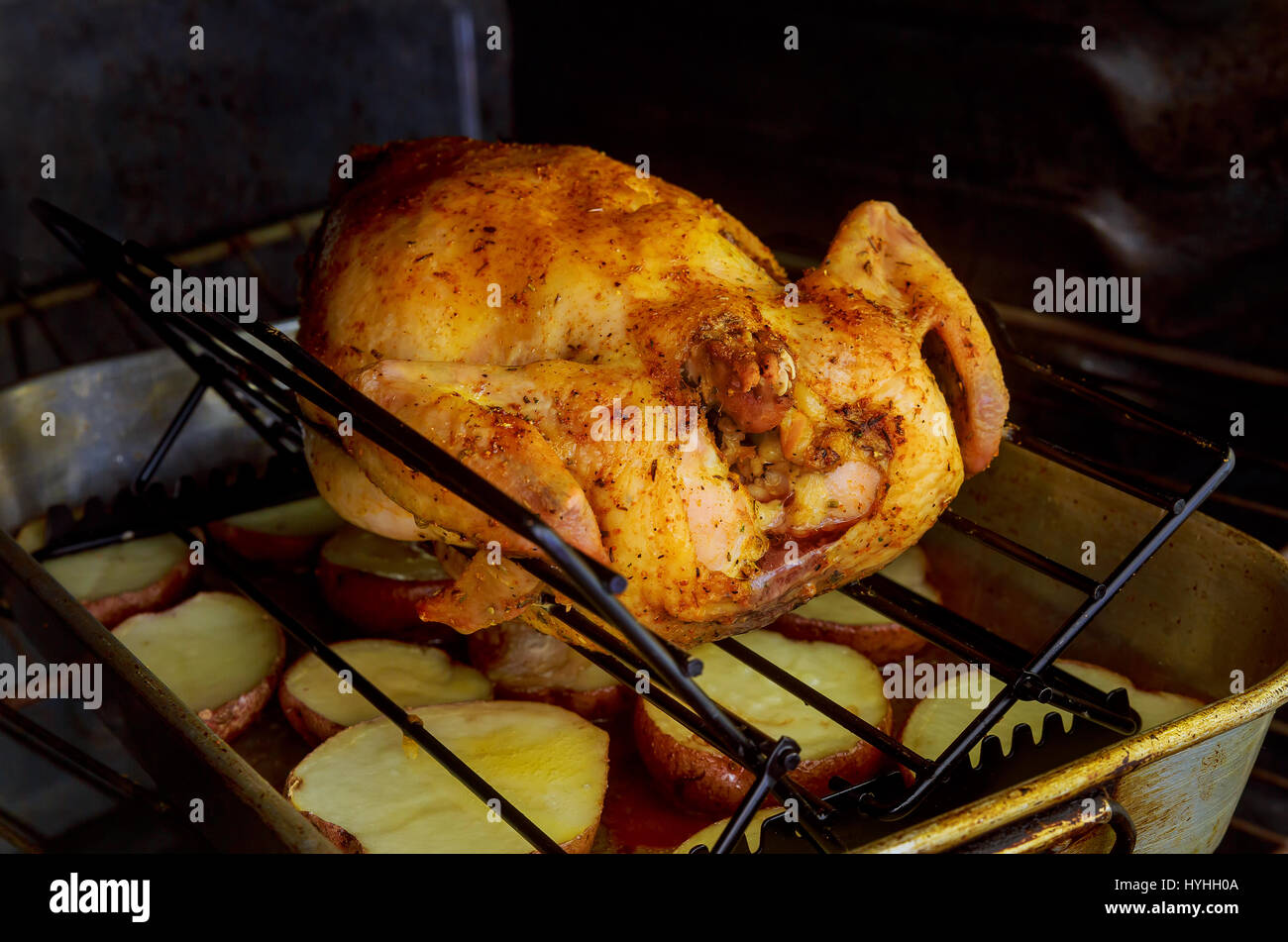 Gebratenes Huhn in den Ofen. Kochen in den Ofen. Hähnchen GRILL Ofen ...
