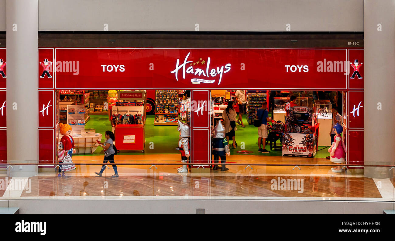 Hamleys spielzeugladen -Fotos und -Bildmaterial in hoher Auflösung – Alamy