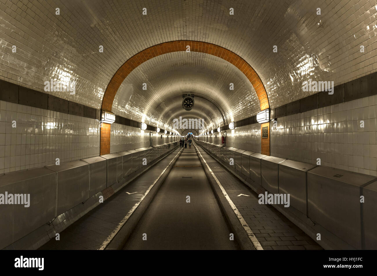 Alter Elbtunnel Oder St Pauli Elbtunnel Deutsch Alter Elbtunnel