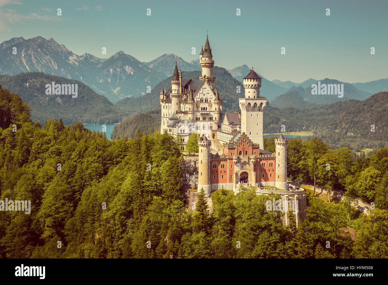 Schöne Aussicht auf das berühmte Schloss Neuschwanstein, das 19 ... Schöne Aussicht auf das berühmte Schloss Neuschwanstein, das 19 ...