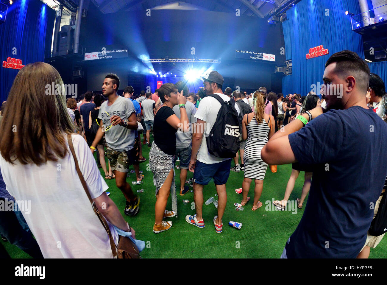 Name der festivalleistungsgruppe -Fotos und -Bildmaterial in hoher ...