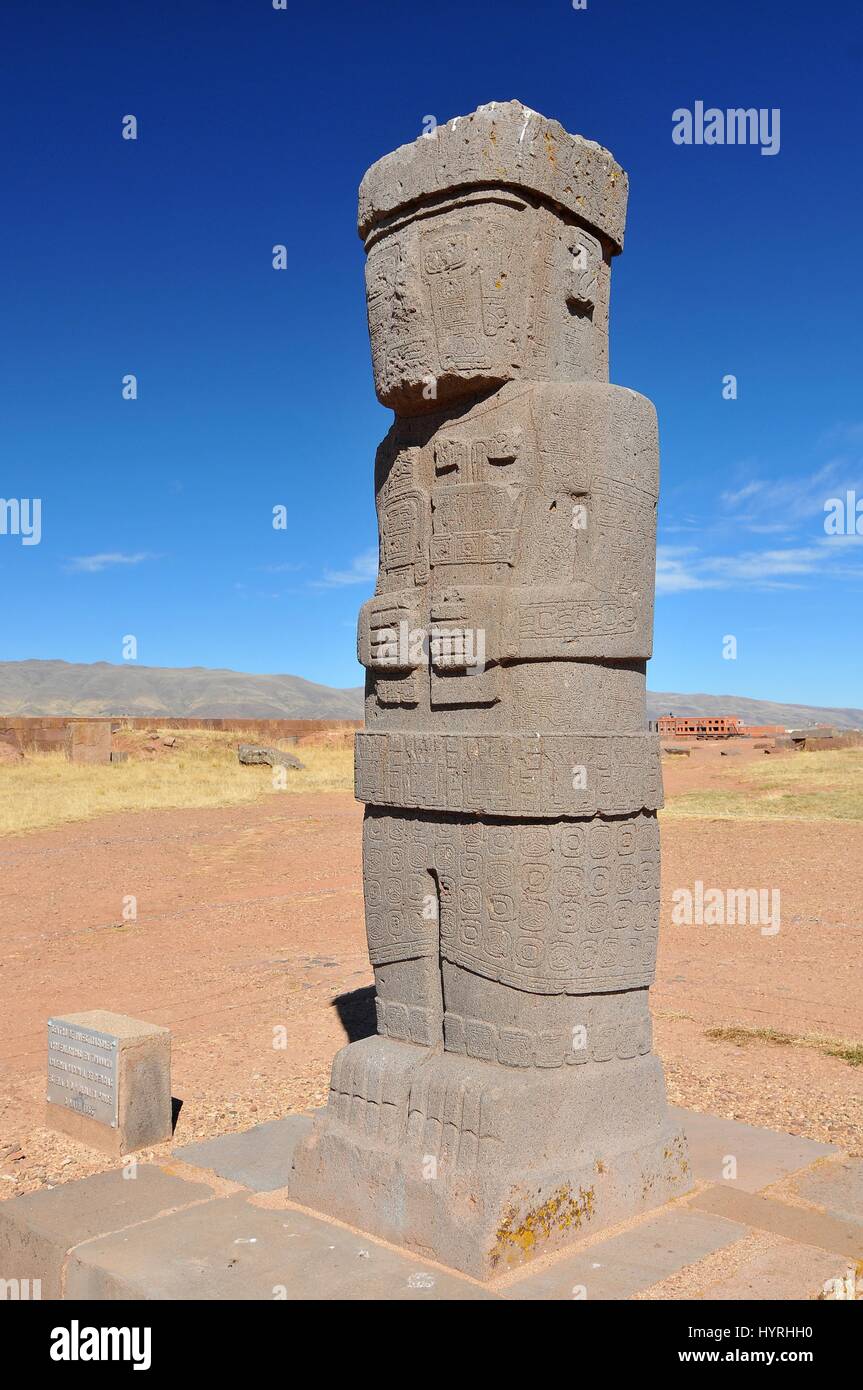 Bolivien, Tiwanaku, Kalasasaya Tempel, Ponce Stele im versunkene Hof ...