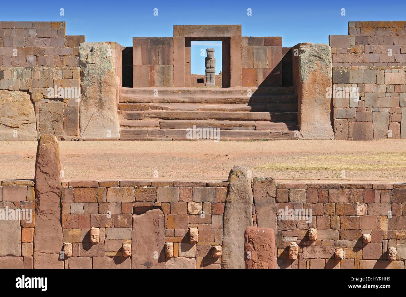 Bolivien, Tiwanaku, Tempel Kalasasaya, eine wichtige Pre Columbian ...