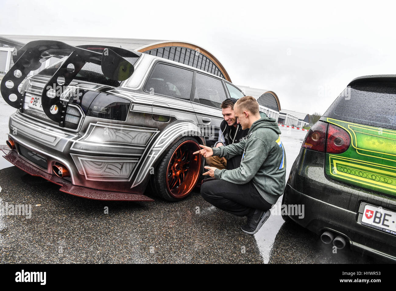 Tuned cars -Fotos und -Bildmaterial in hoher Auflösung – Alamy