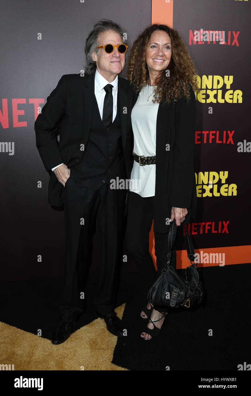 Sandy wexler premiere -Fotos und -Bildmaterial in hoher Auflösung – Alamy