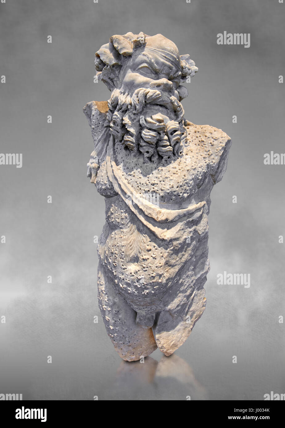 2. h. n. Chr. römische Statue des Silen oder Papposilenus aus der Villa ...