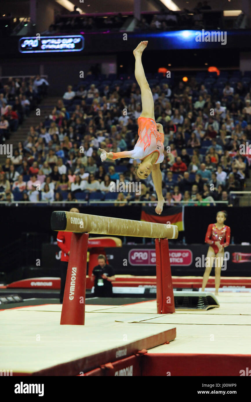 London, UK. 8. April 2017. Tabea Alt (GER) Aufwärmen vor dem Start der ...