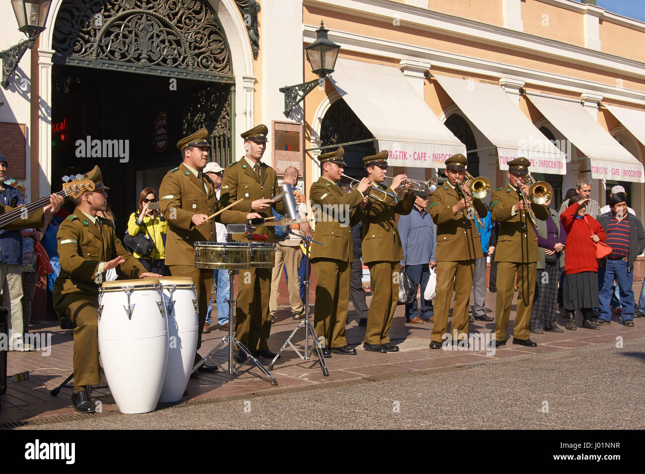 Chilenische band -Fotos und -Bildmaterial in hoher Auflösung – Alamy