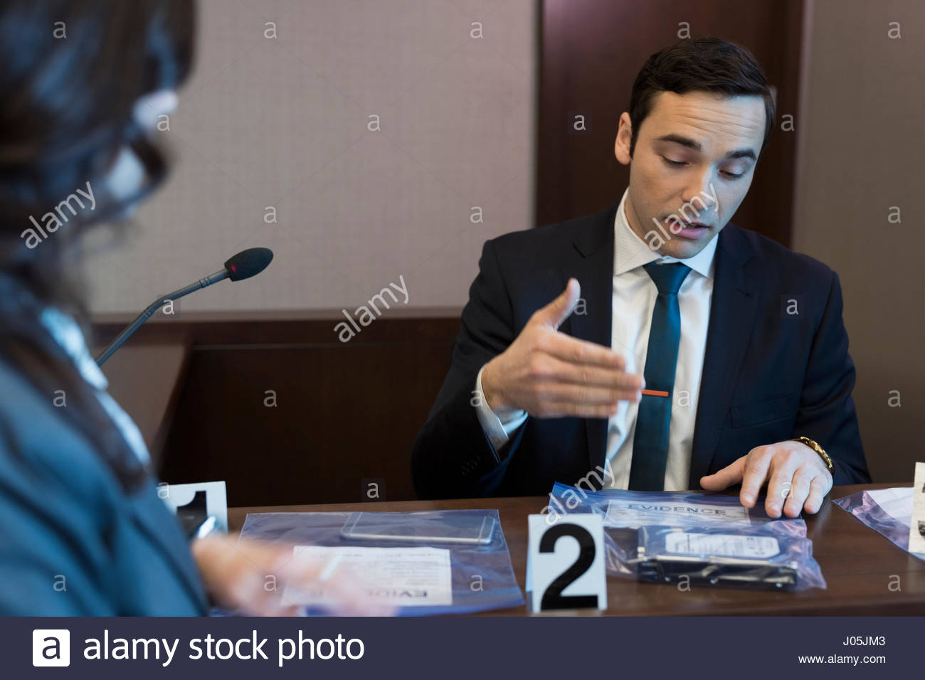 Zeugen sprechen -Fotos und -Bildmaterial in hoher Auflösung – Alamy