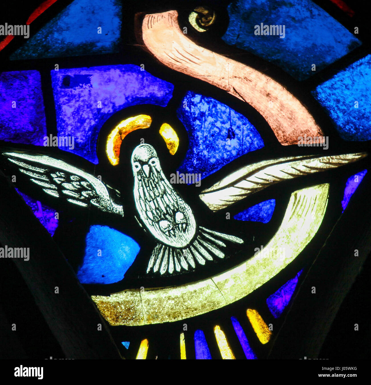 Stained glass holy spirit dove church -Fotos und -Bildmaterial in hoher ...