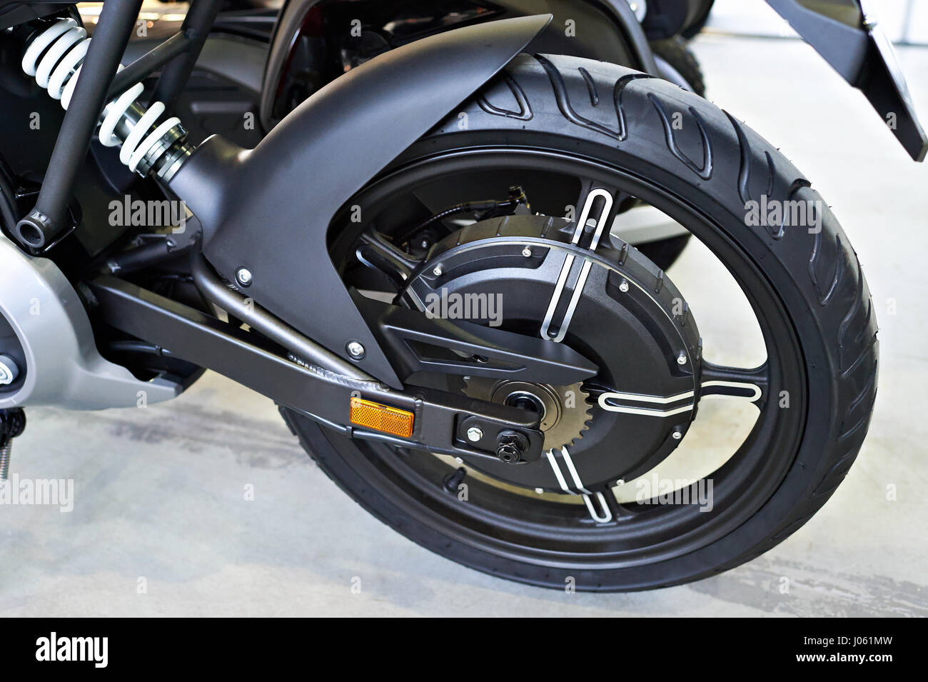 Hinten-Rad-Elektro-Motorrad mit einem Motor im Inneren Stockfotografie ...