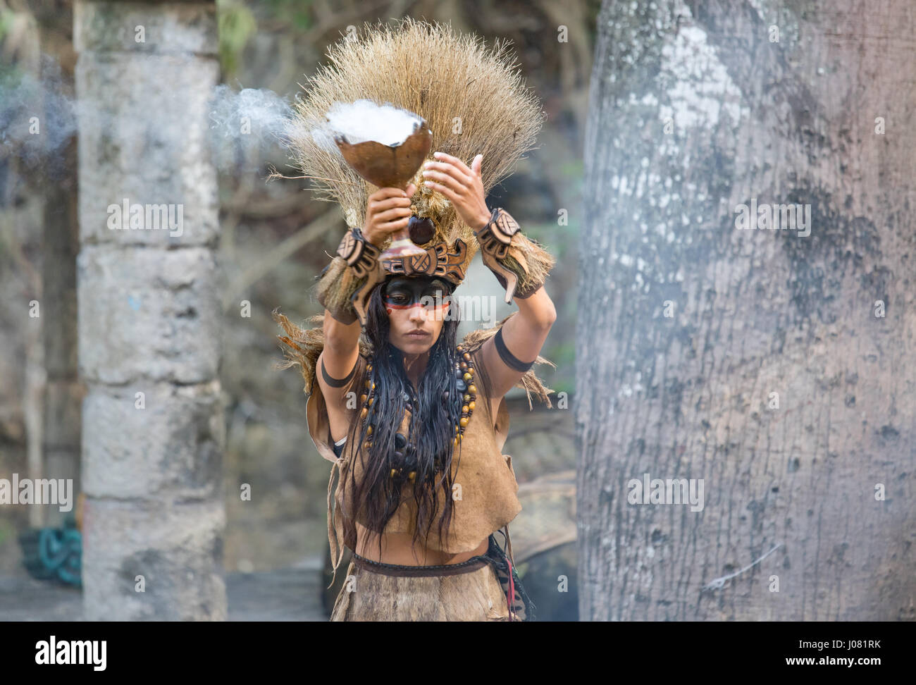 Fire god feuergott maya -Fotos und -Bildmaterial in hoher Auflösung – Alamy