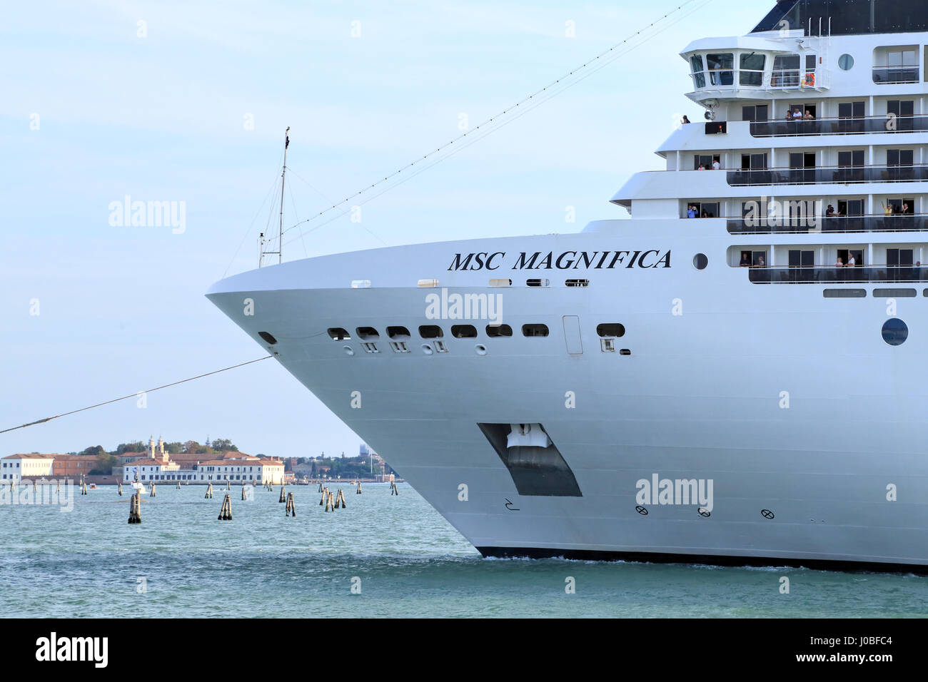 Msc cruises cruise ship msc magnifica -Fotos und -Bildmaterial in hoher ...