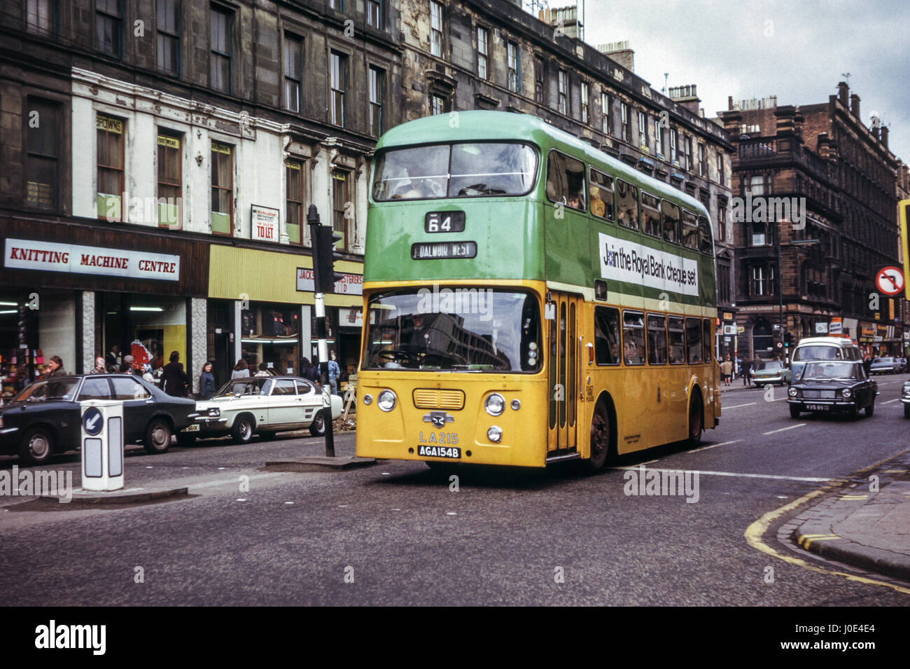Schottland, UK - 1973: Vintage Bild der Bus im Zentrum von Glasgow ...