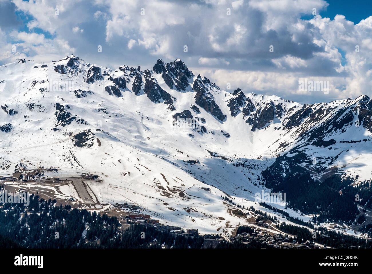 Courchevel Altiport (Französisch: de Courchevel Altiport) (IATA: CVF ...