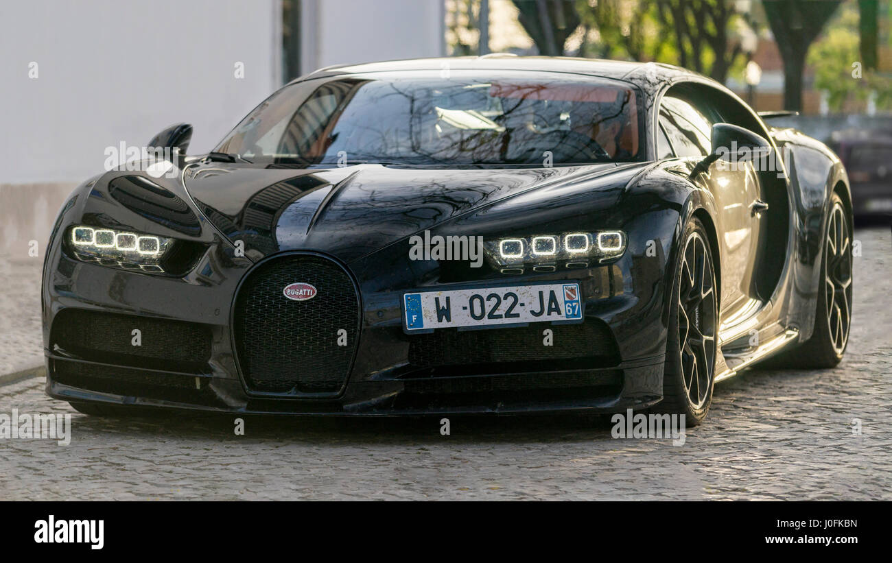 Alle schwarzen Bugatti Chiron entdeckt in Lissabon im Rahmen der ... Alle schwarzen Bugatti Chiron entdeckt in Lissabon im Rahmen der ...