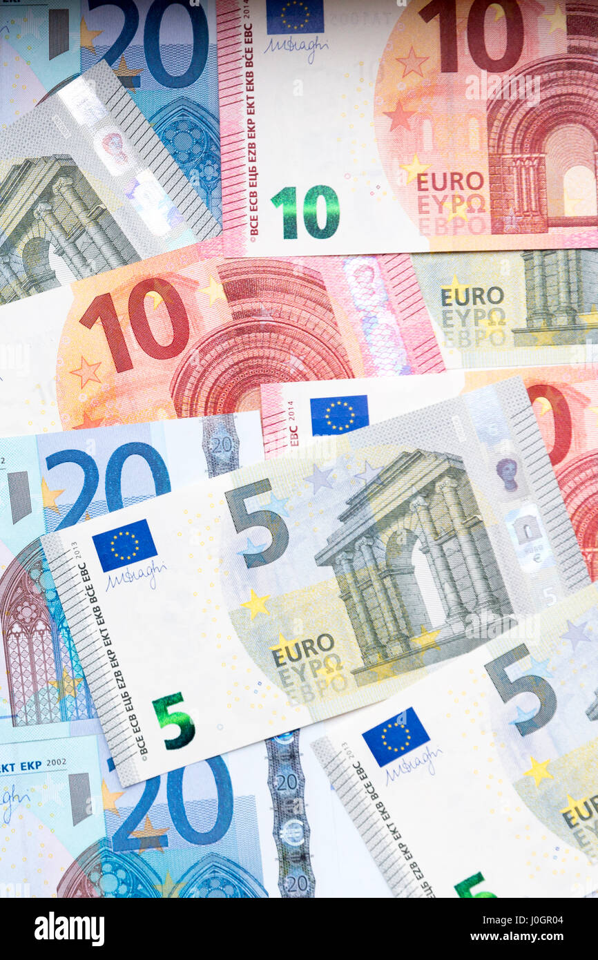 Euro Bargeld - fünf Euro zehn Euro zwanzig Euro Banknoten ...