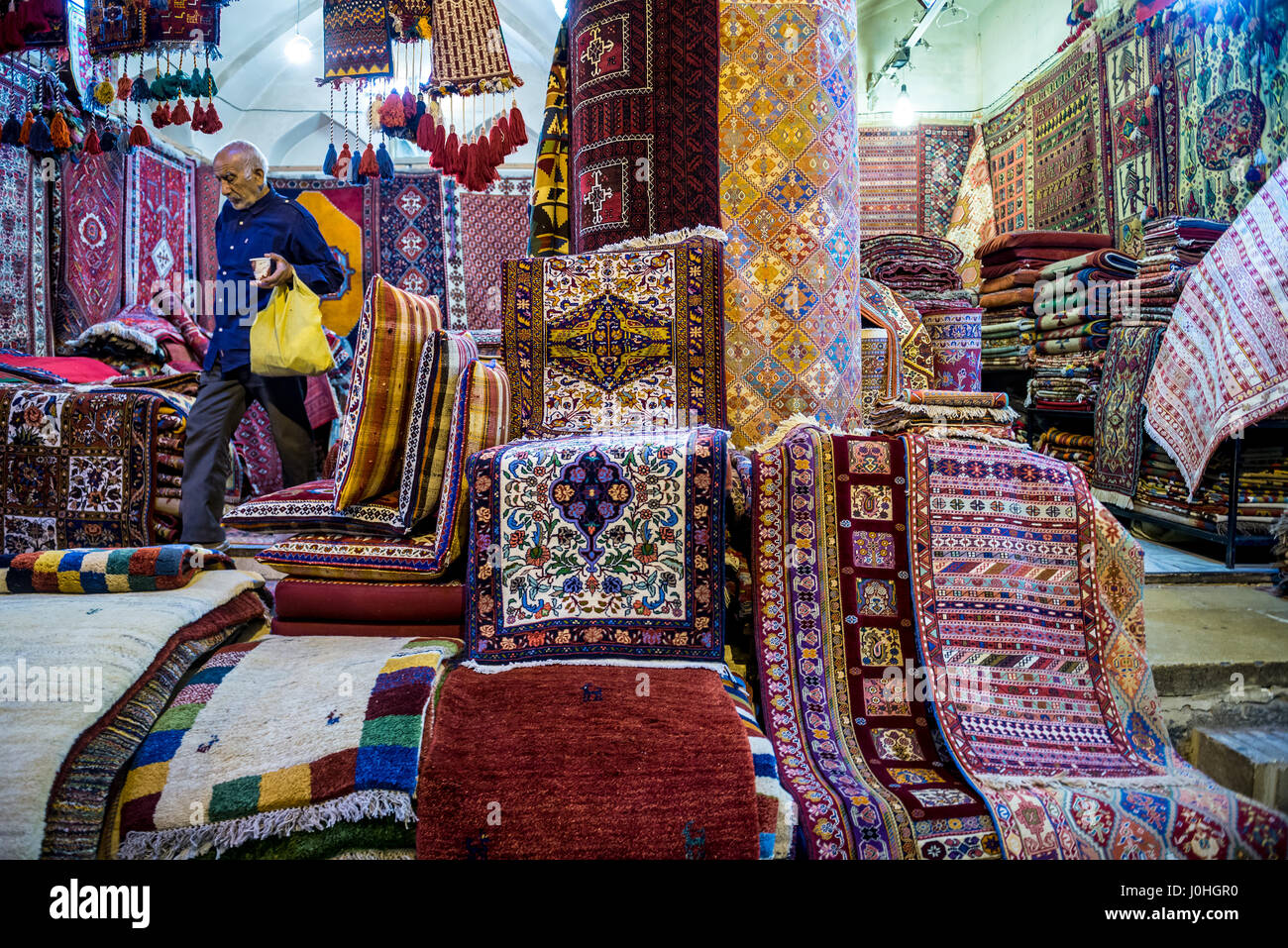 Iran teppich bazar -Fotos und -Bildmaterial in hoher Auflösung – Alamy