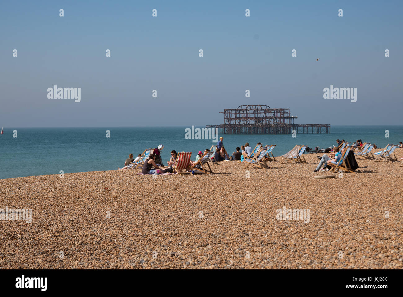 Menschenmenge strand -Fotos und -Bildmaterial in hoher Auflösung – Alamy