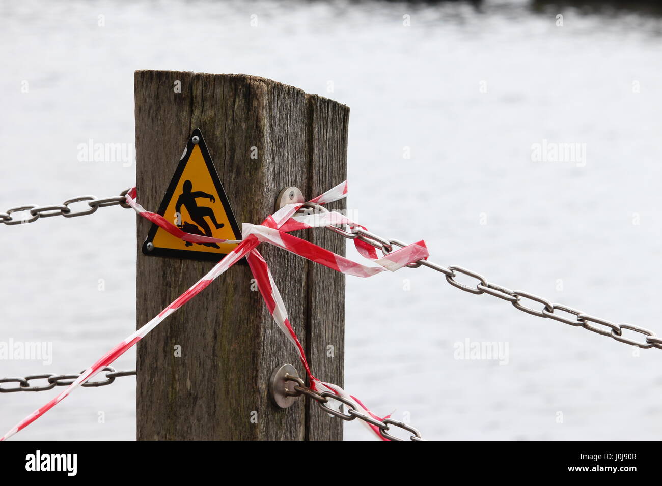 Health and safety signage -Fotos und -Bildmaterial in hoher Auflösung ...
