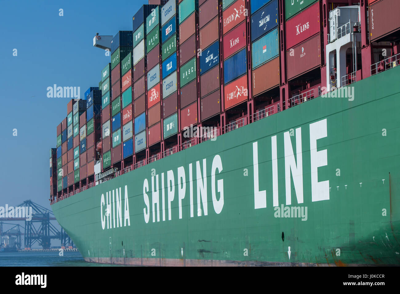 China shipping container lines -Fotos und -Bildmaterial in hoher ...