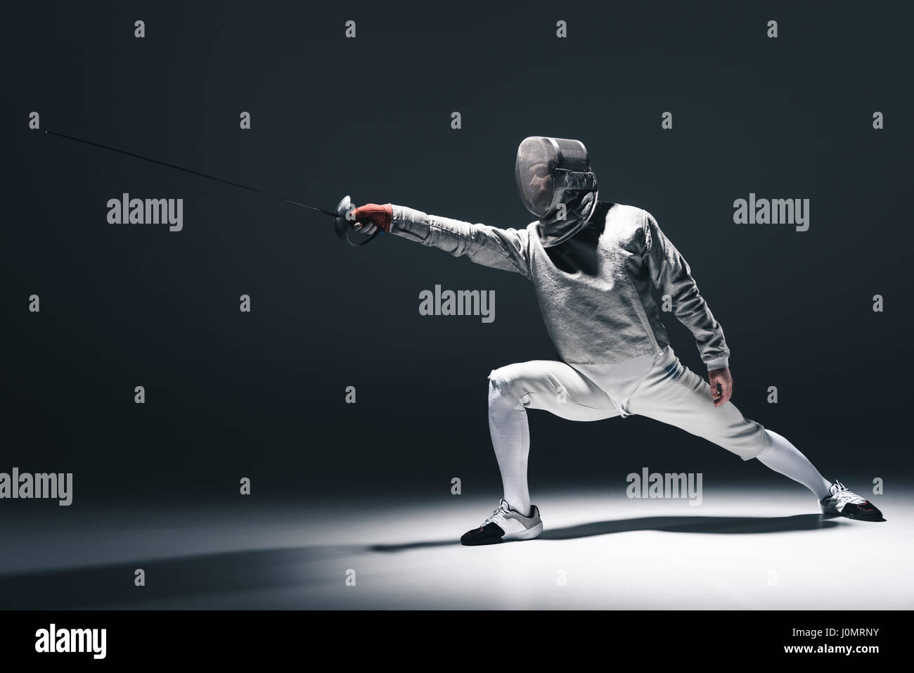 Fencing position -Fotos und -Bildmaterial in hoher Auflösung – Alamy