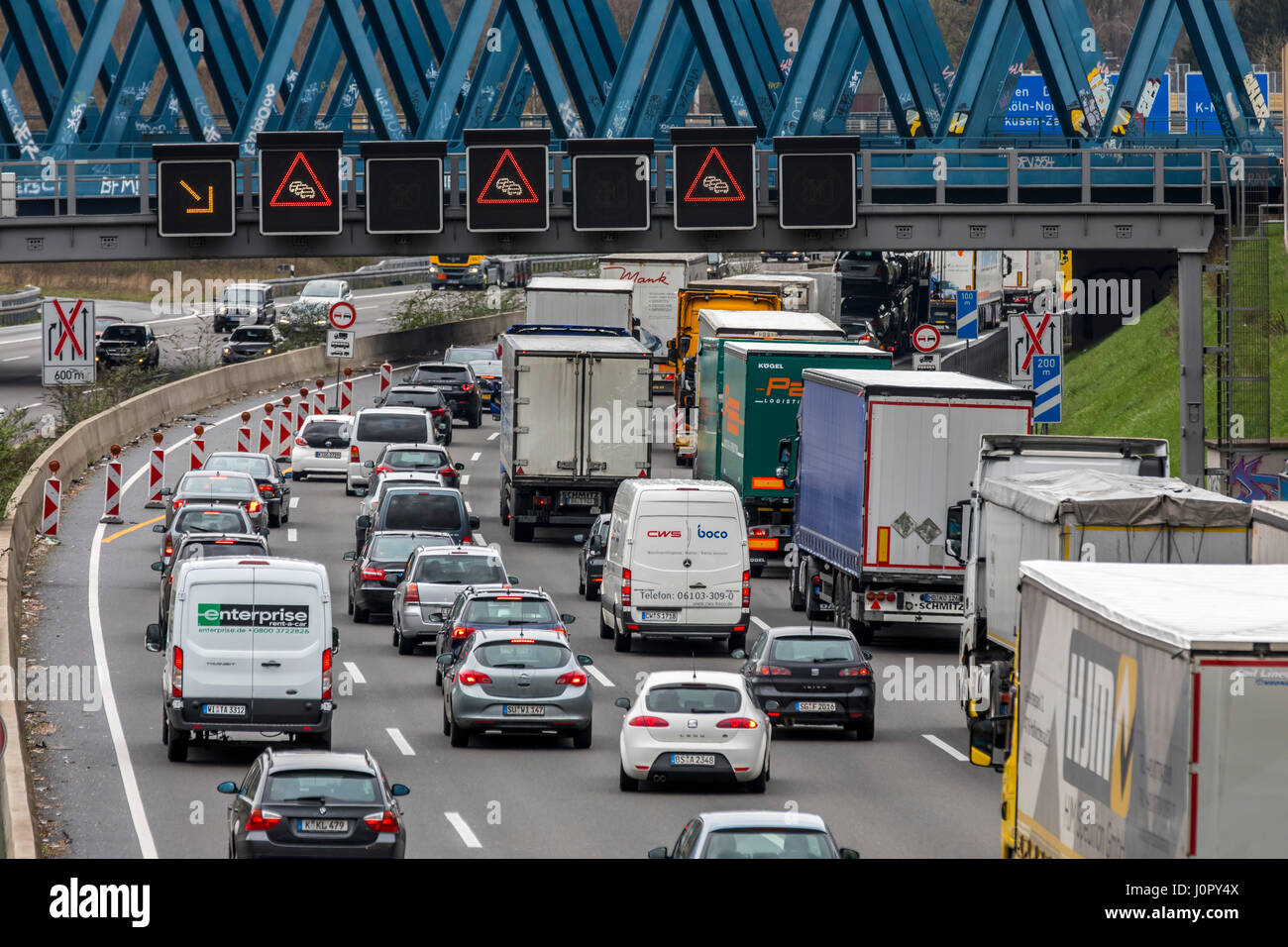 Autobahn a3 köln -Fotos und -Bildmaterial in hoher Auflösung – Alamy