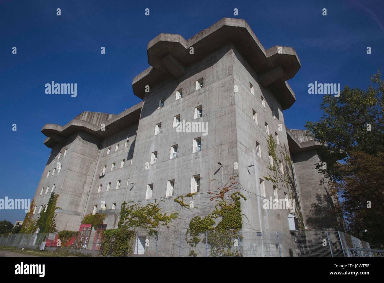 Flakturm turm -Fotos und -Bildmaterial in hoher Auflösung – Alamy