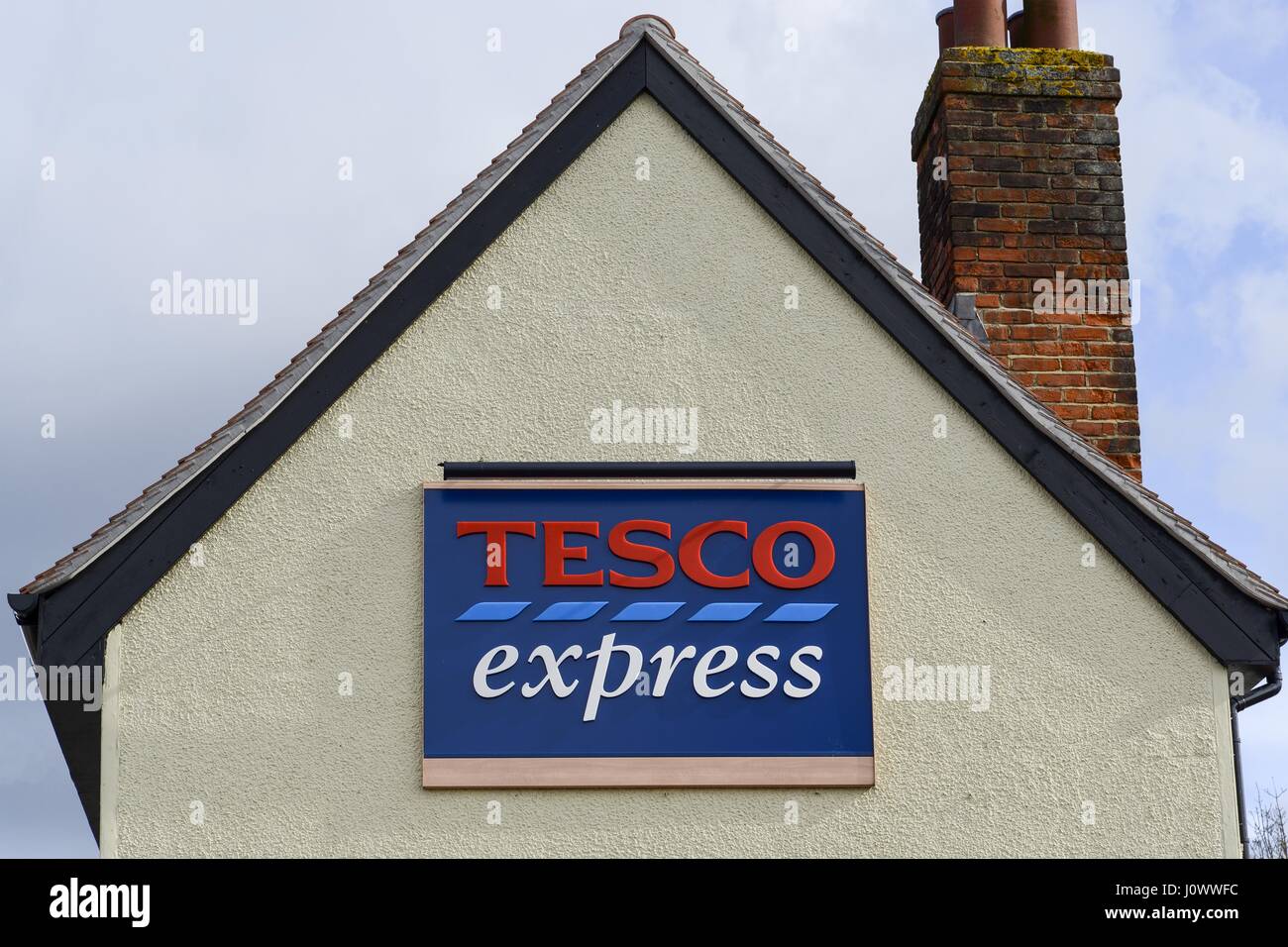 Tesco express shop -Fotos und -Bildmaterial in hoher Auflösung – Alamy