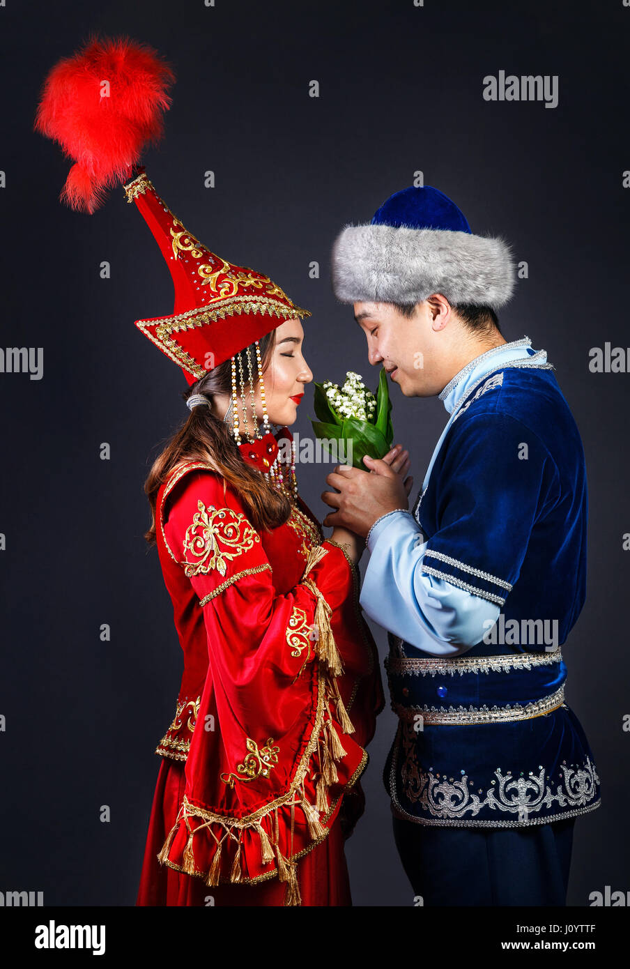 Kazakh national dress -Fotos und -Bildmaterial in hoher Auflösung – Alamy