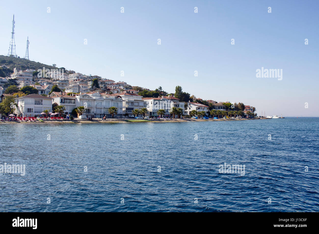 Blick auf Strand von Kinaliada die Prinzeninseln auch bekannt als ...