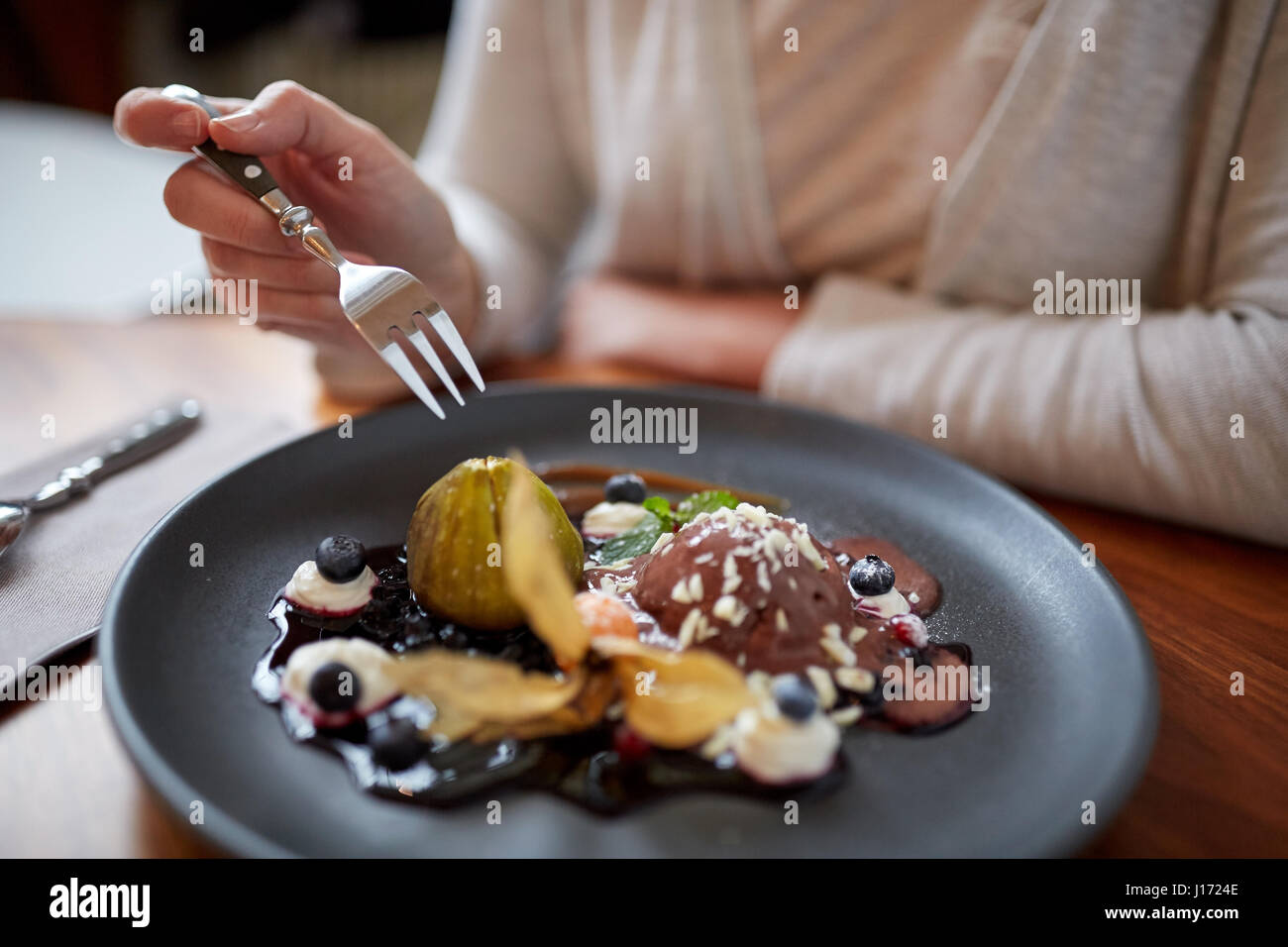 Greek food restaurant -Fotos und -Bildmaterial in hoher Auflösung – Alamy