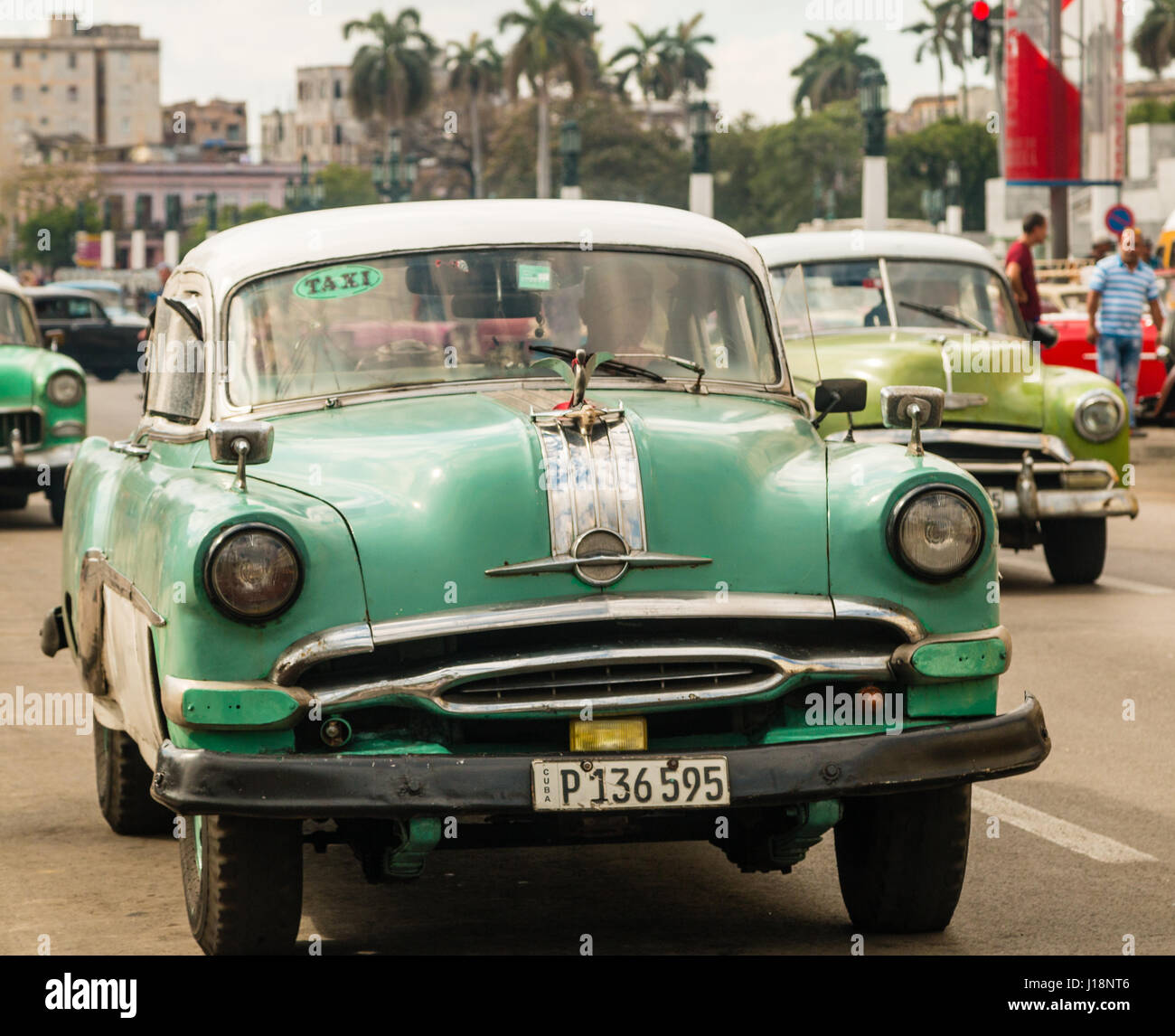 Restaurierte amerikanische autos der 1950er jahre in havanna kuba ...