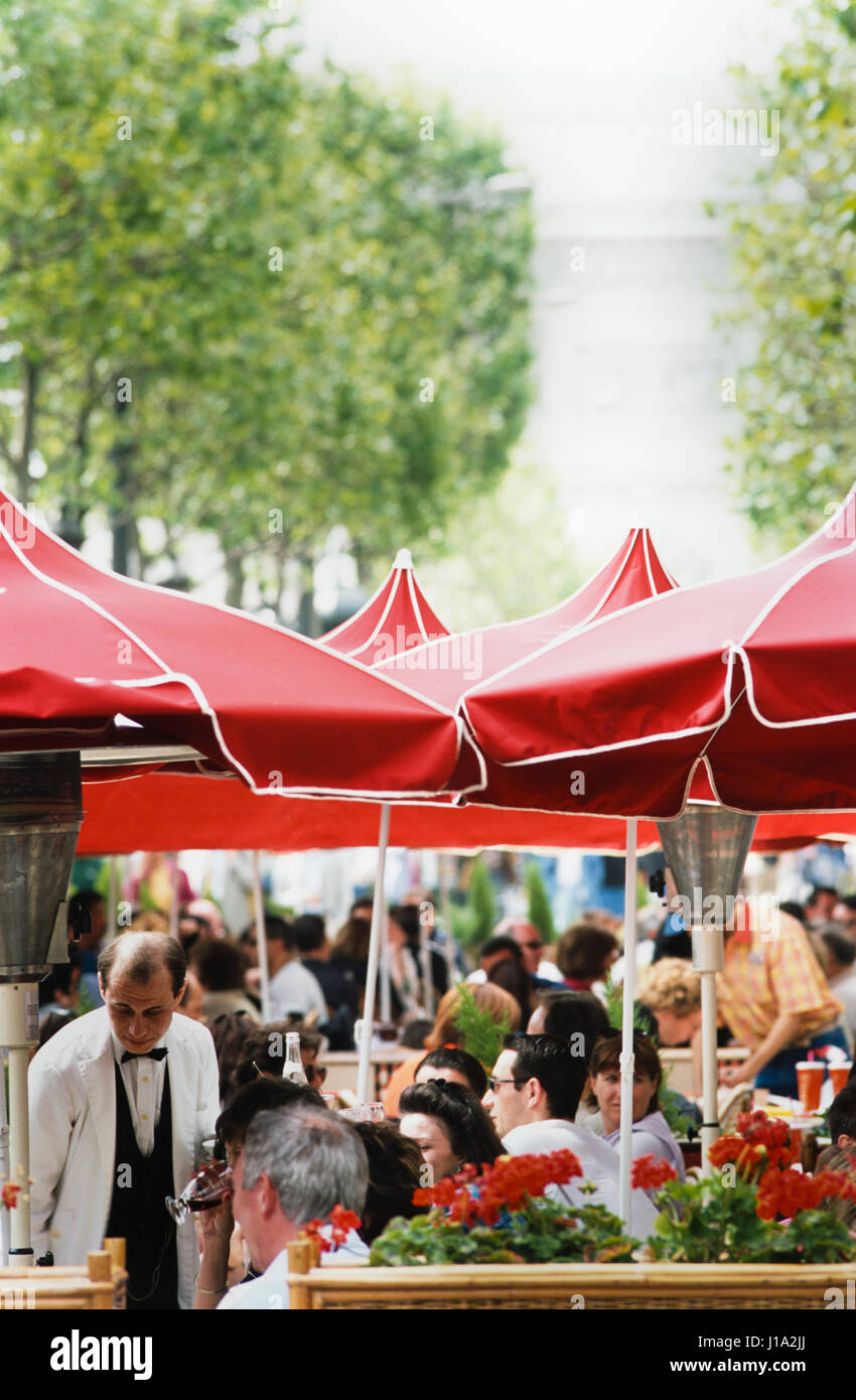 Sonnenschirme markt -Fotos und -Bildmaterial in hoher Auflösung – Alamy